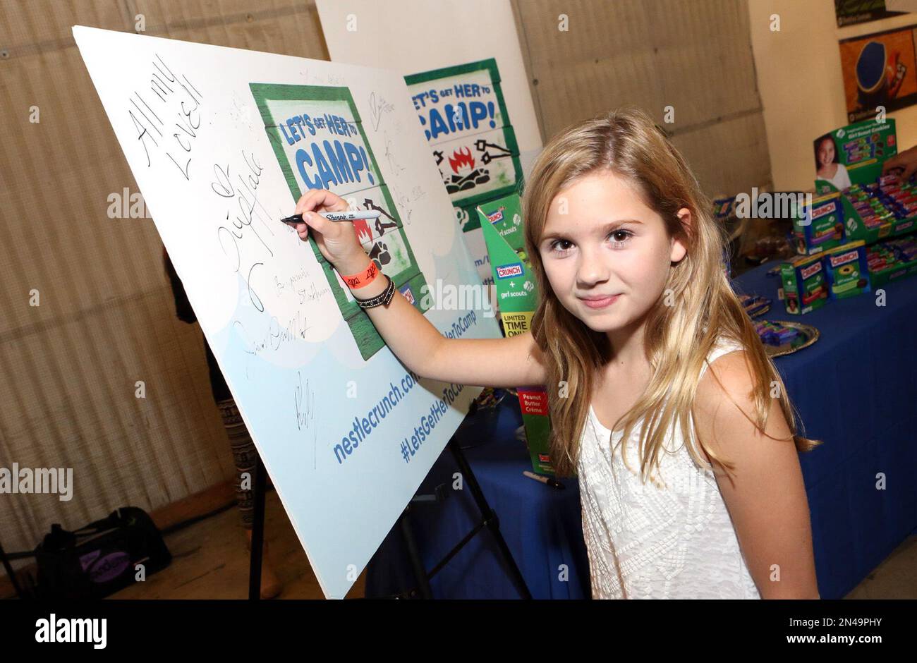 IMAGE DISTRIBUTED FOR NESTLE CRUNCH GIRL SCOUT CANDY BARS - Actress ...