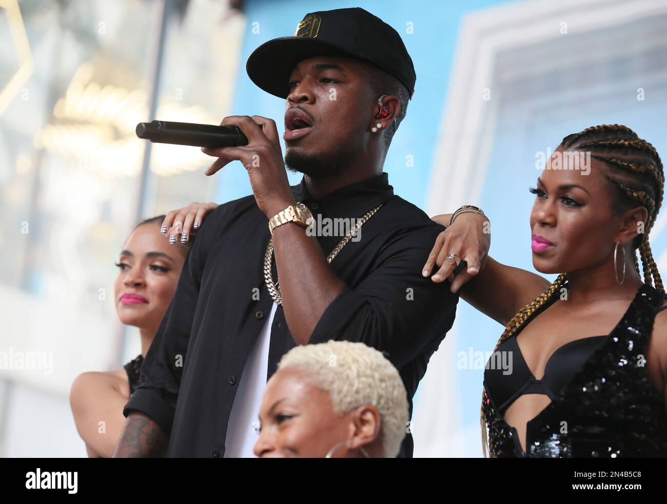 Grammy-award winning artist Ne-yo performs at Boys & Girls Clubs of ...