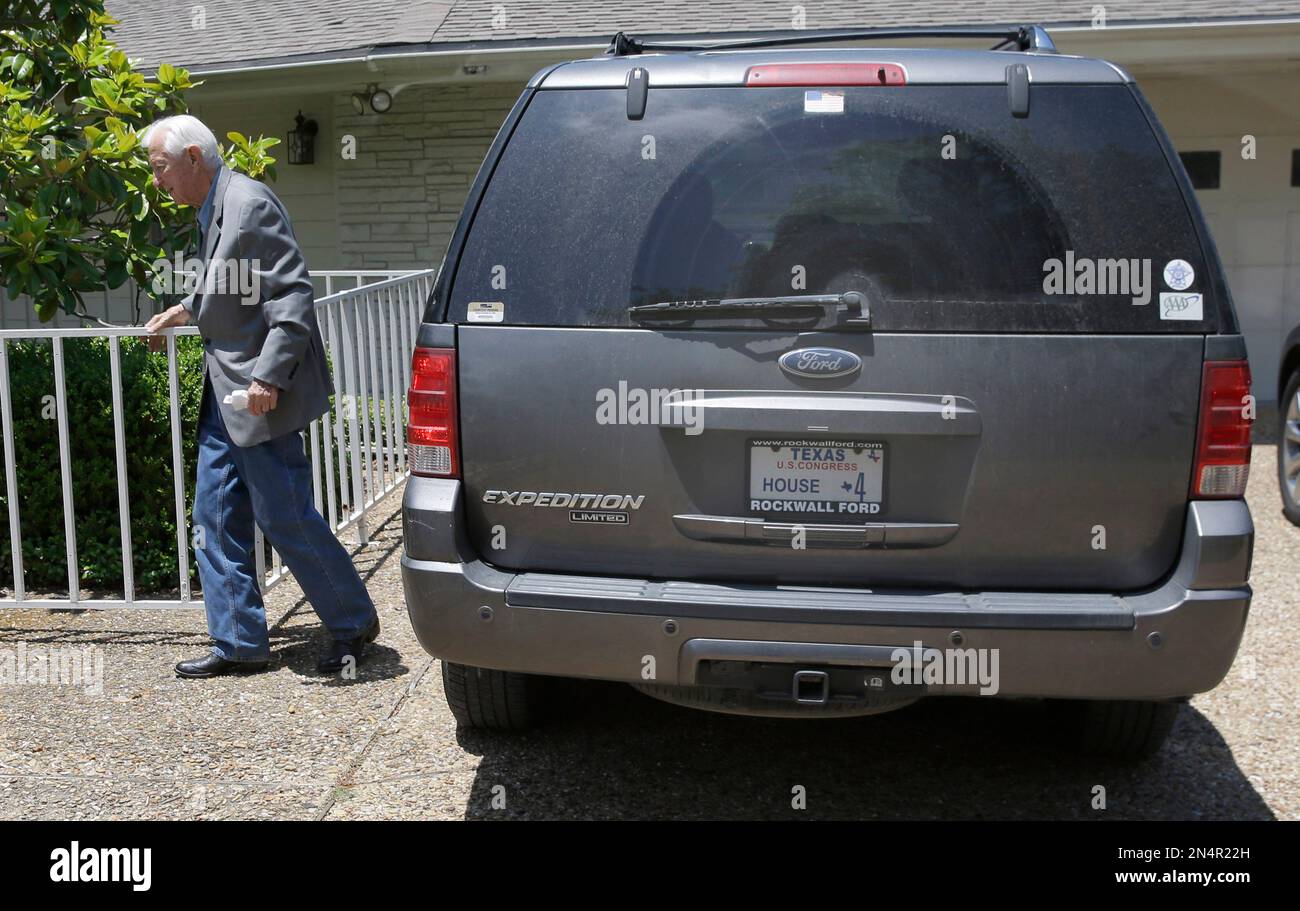 Congressman Ralph Hall walks in the driveway of his home in Rockwall ...