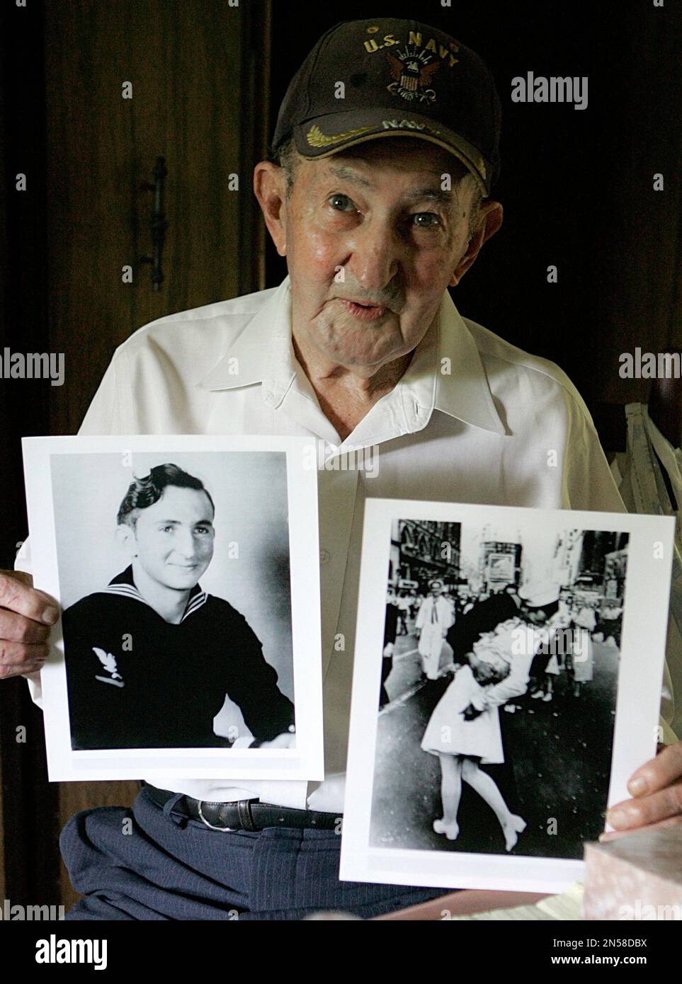 FILE - In this July 31, 2007 file photo, Glenn McDuffie holds a ...