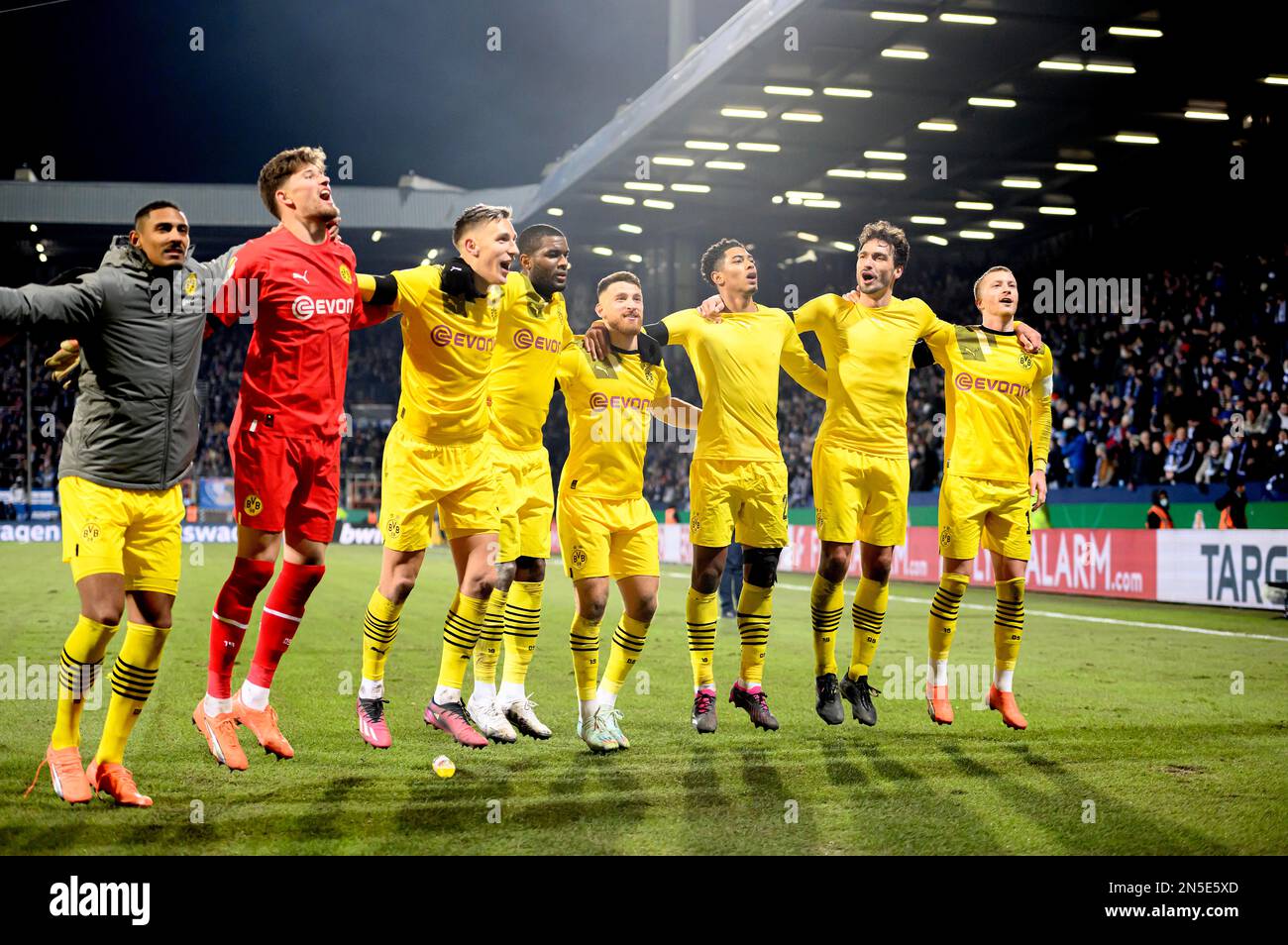 Schlussjubilation DO, Left to Right Sebastien HALLER (DO), Goalwart Gregor KOBEL (DO), Nico ...