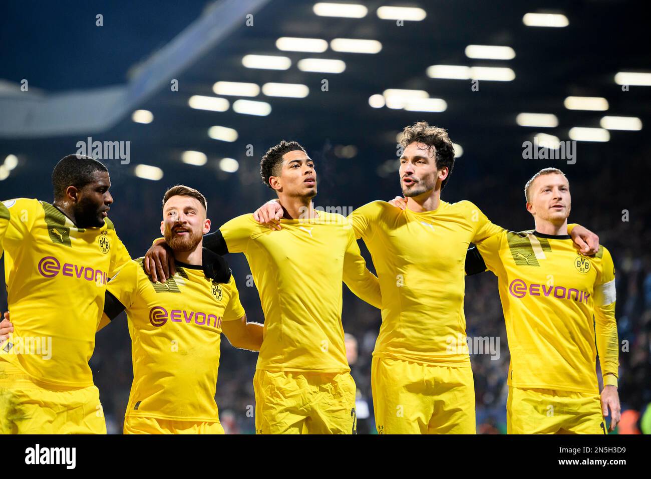 Links nach rechts Anthony MODESTE (DO), Salih OEZCAN (Ozcan)(DO). Jude ...