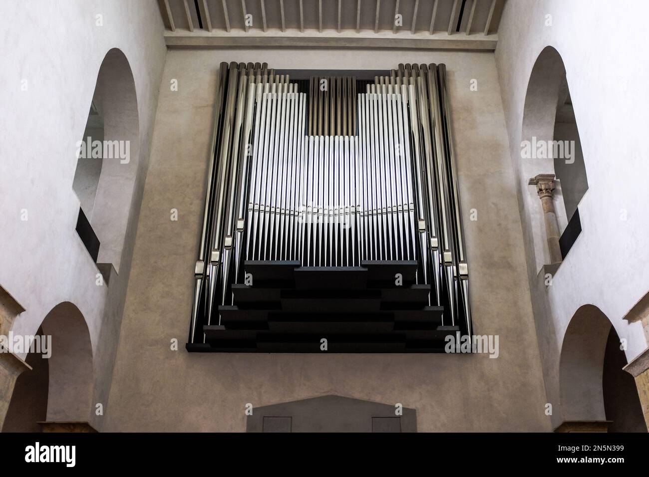 Musikalisches organ -Fotos und -Bildmaterial in hoher Auflösung – Alamy