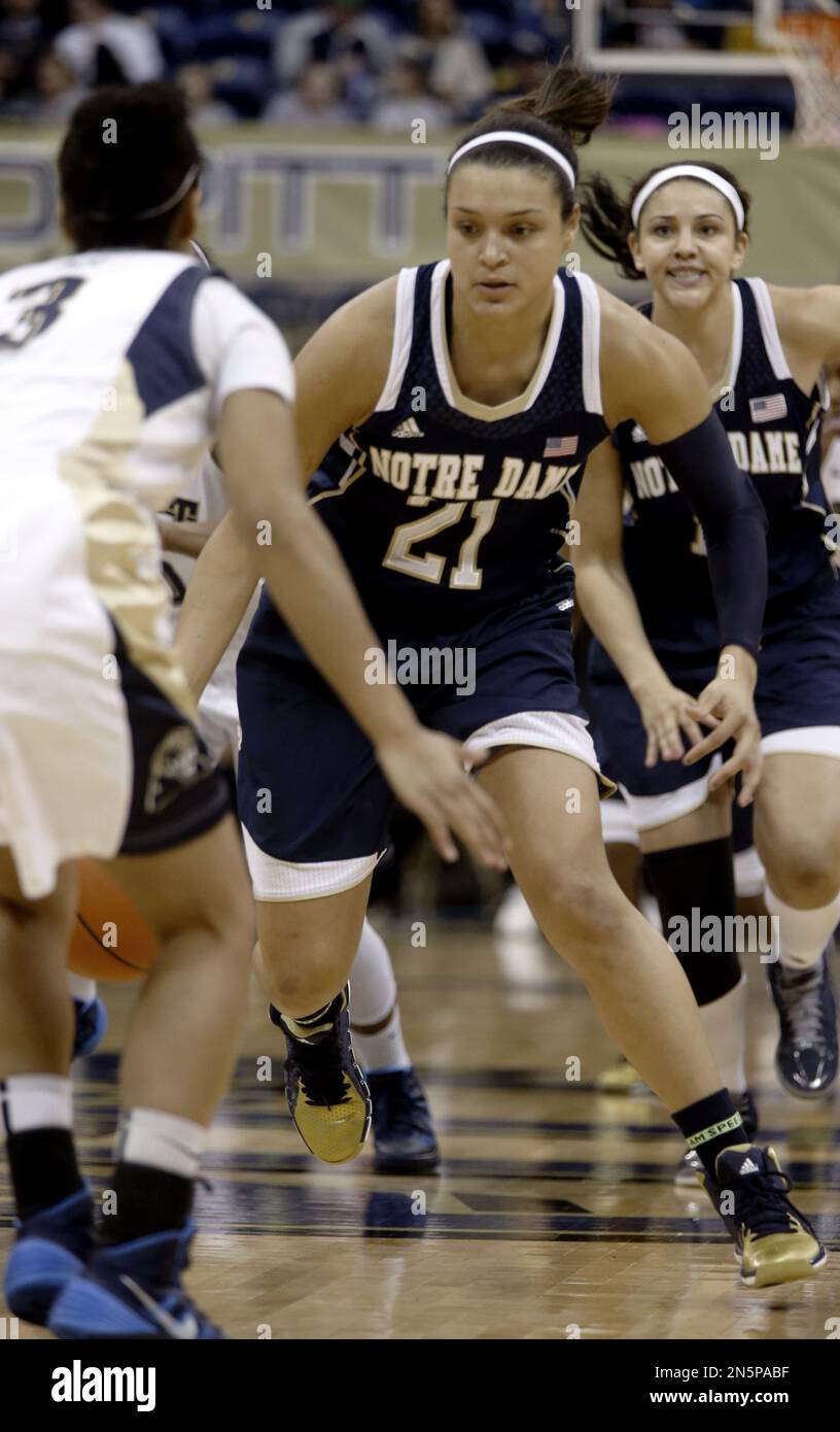 Notre Dame's Kayla McBride (21) brings the ball up as Pittsburgh's ...
