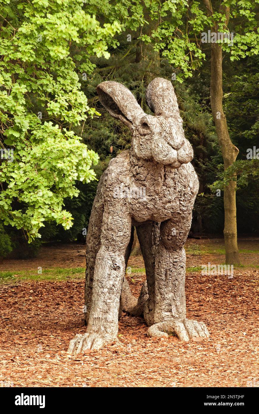 Sophie Ryder erforscht den menschlichen Körper mit „Lady Hare“. Es ist ...