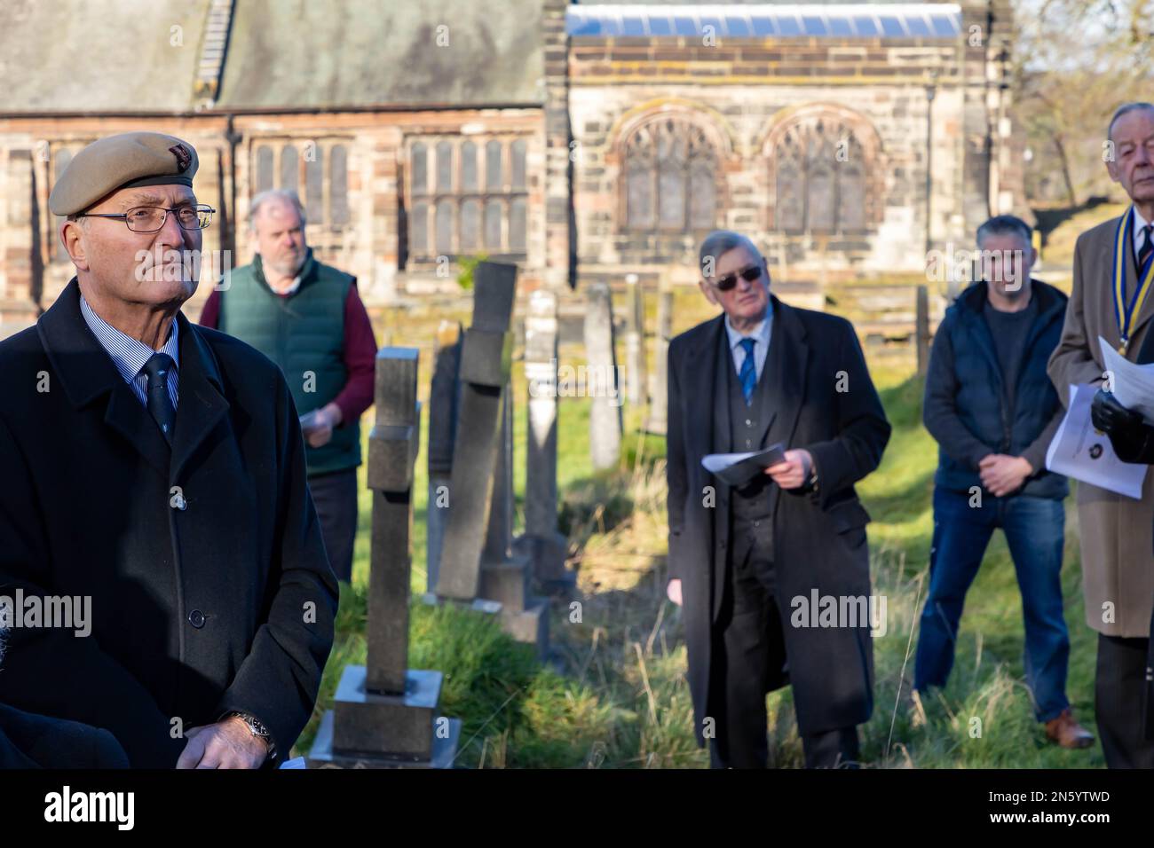 Eine Gedenkfeier auf dem Kirchenfriedhof Rostherne für den SAS-Soldaten ...
