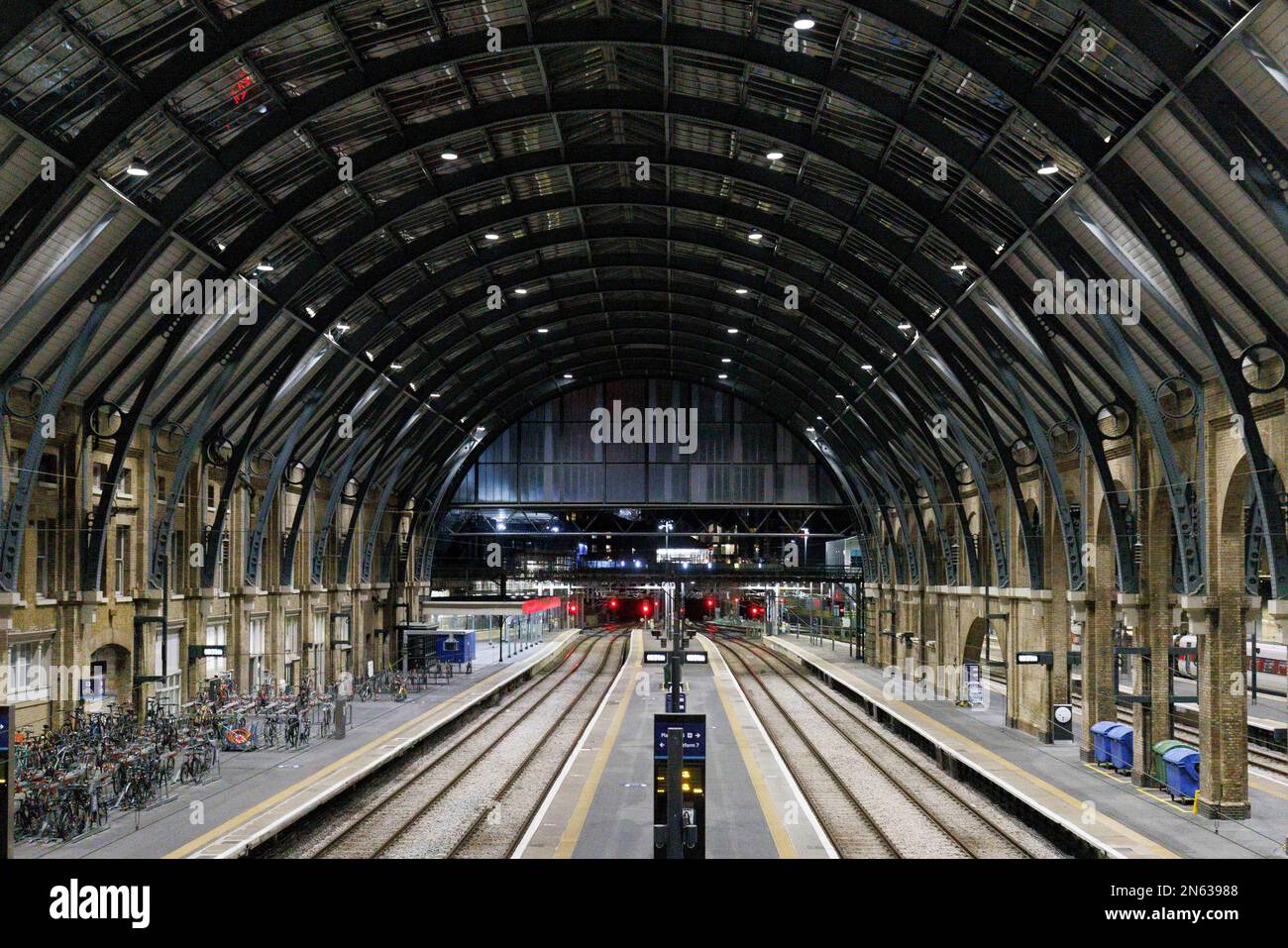 Die Zugfahrergewerkschaften Aslef und RMT haben heute einen Rundgang ...