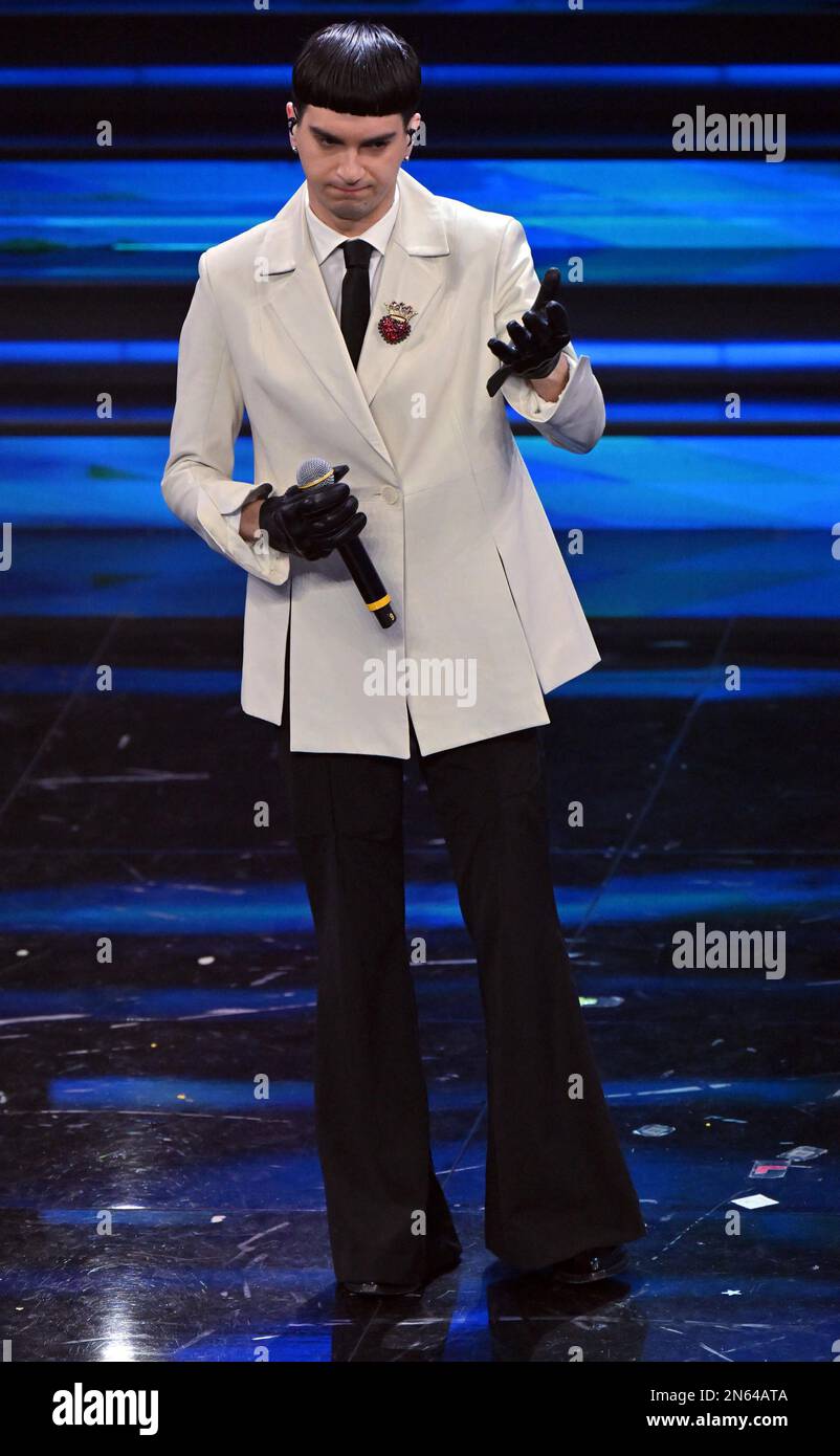 10. Februar 2023, Sanremo: Italienischer Sänger Sethu auf der Bühne im ...