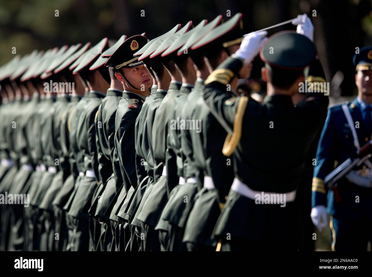AP10ThingsToSee - Chinese People's Liberation Army soldiers and ...