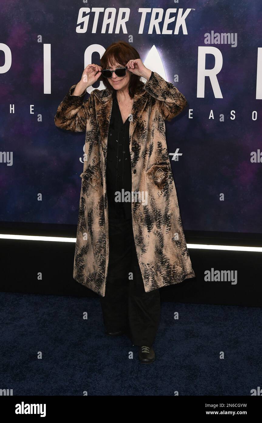 Amanda Plummer arrives at the premiere of the third and final season of ...
