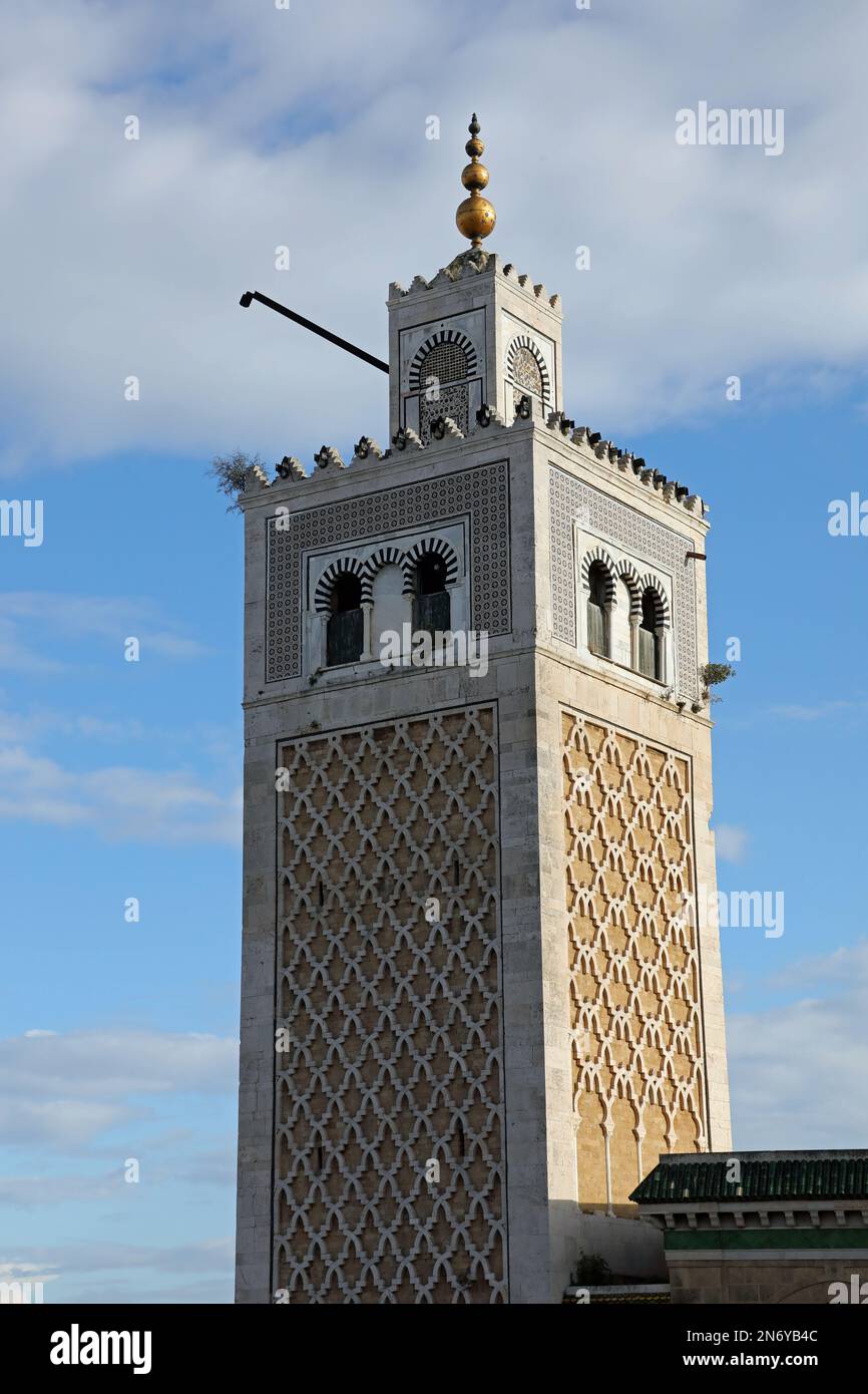 Minarett im almohaden stil -Fotos und -Bildmaterial in hoher Auflösung ...