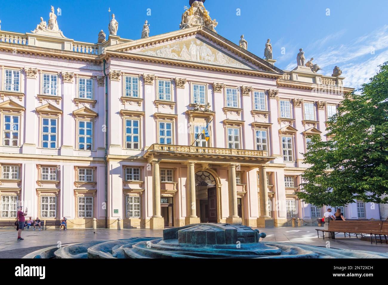 Primatenpalast primacialny palac in der slowakei -Fotos und ...