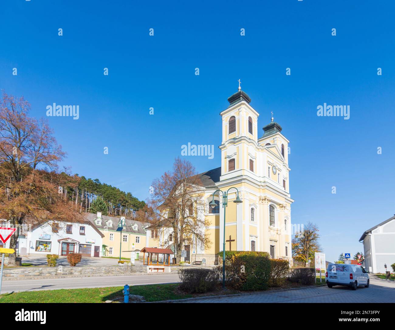 Wallfahrtskirche hafnerberg im wienerwald -Fotos und -Bildmaterial in ...