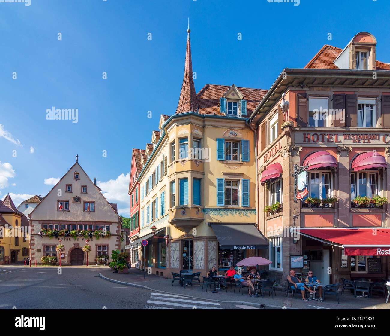 Platz place du marche -Fotos und -Bildmaterial in hoher Auflösung – Alamy