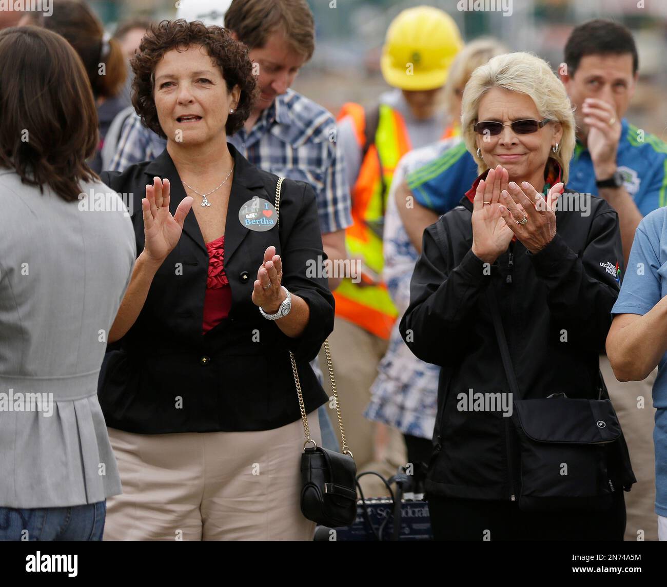 Former Washington Gov. Chris Gregoire, right, and former Transportation ...