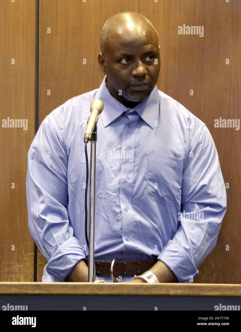 Shawn Custis appears in front of Judge Peter Vazquez for his ...