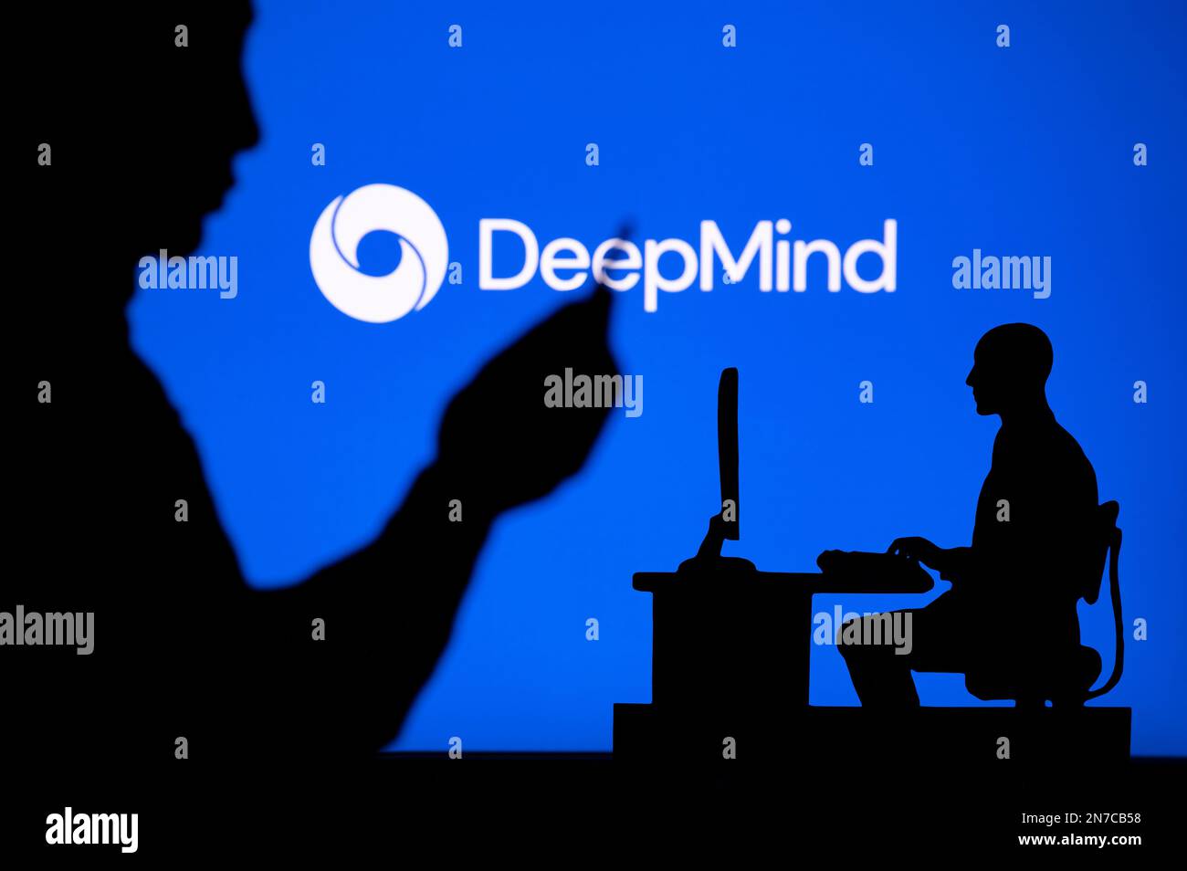 Silhouette der smartphone nutzung -Fotos und -Bildmaterial in hoher Auflösung – Alamy