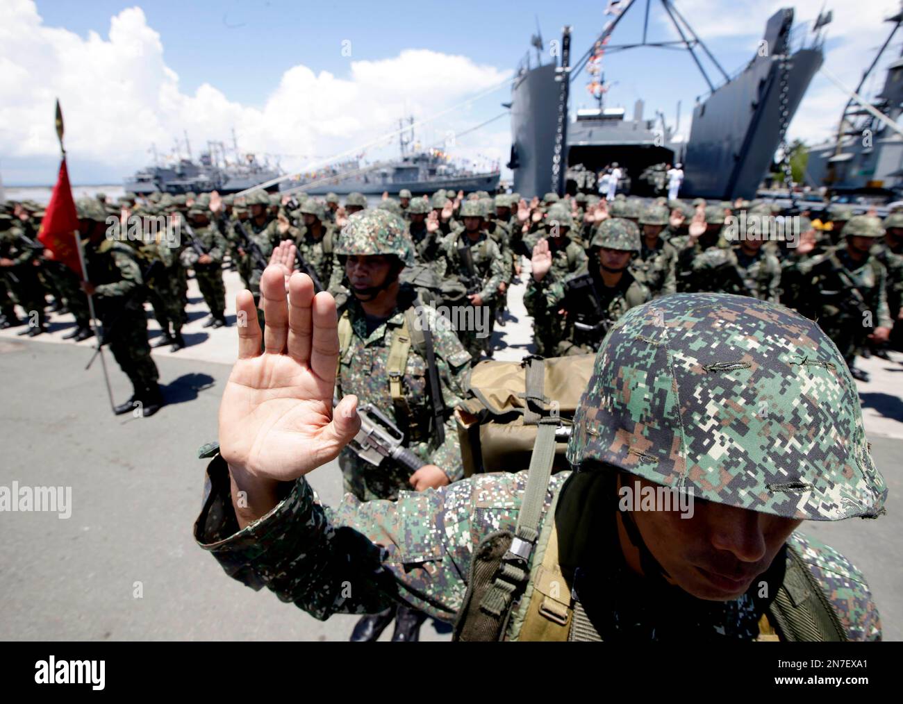 Philippine Marines take their oath-of-allegiance during the 115th ...