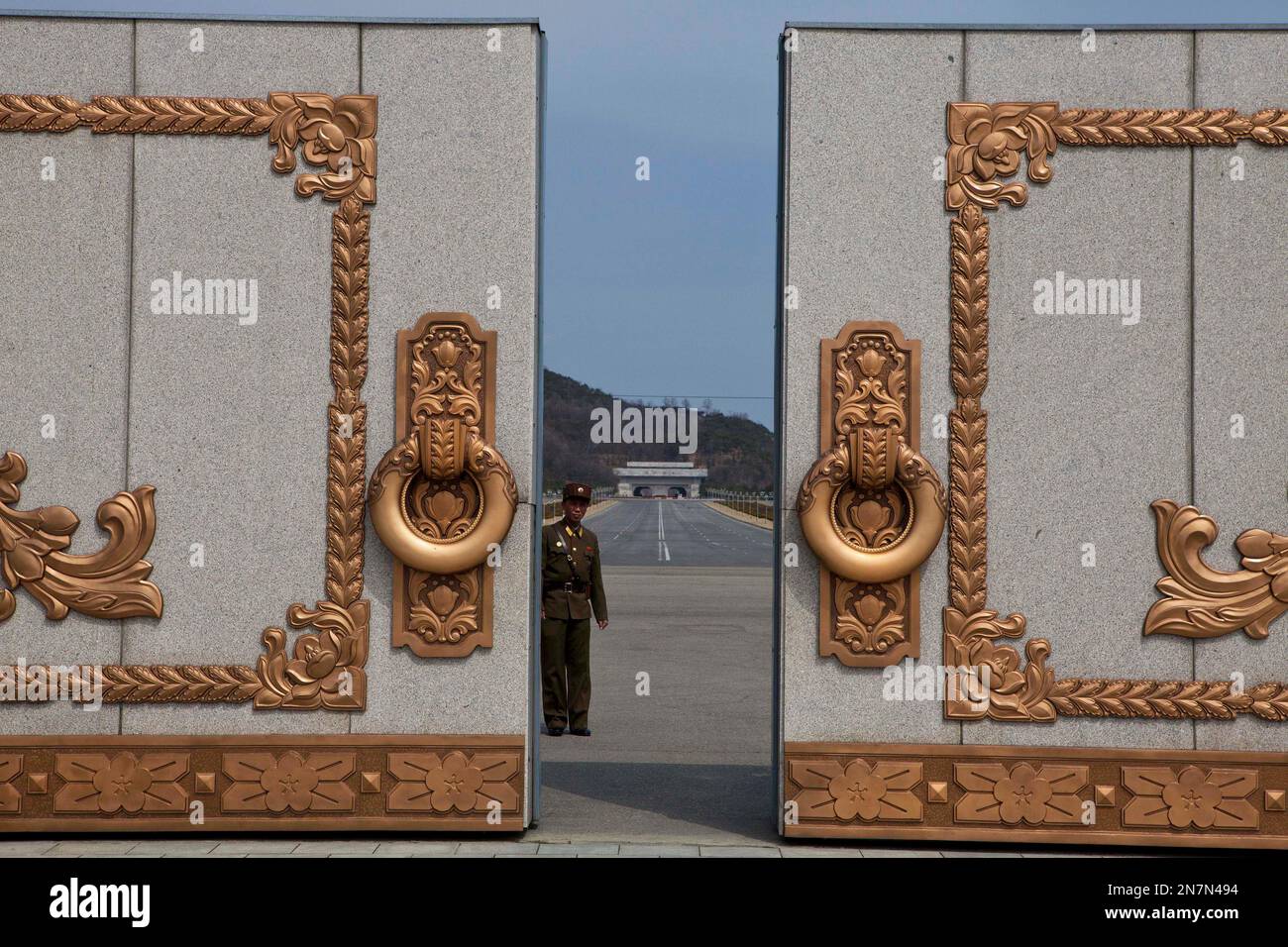 A North Korean soldier guarding the entrance to Pyongyang's Kumsusan ...