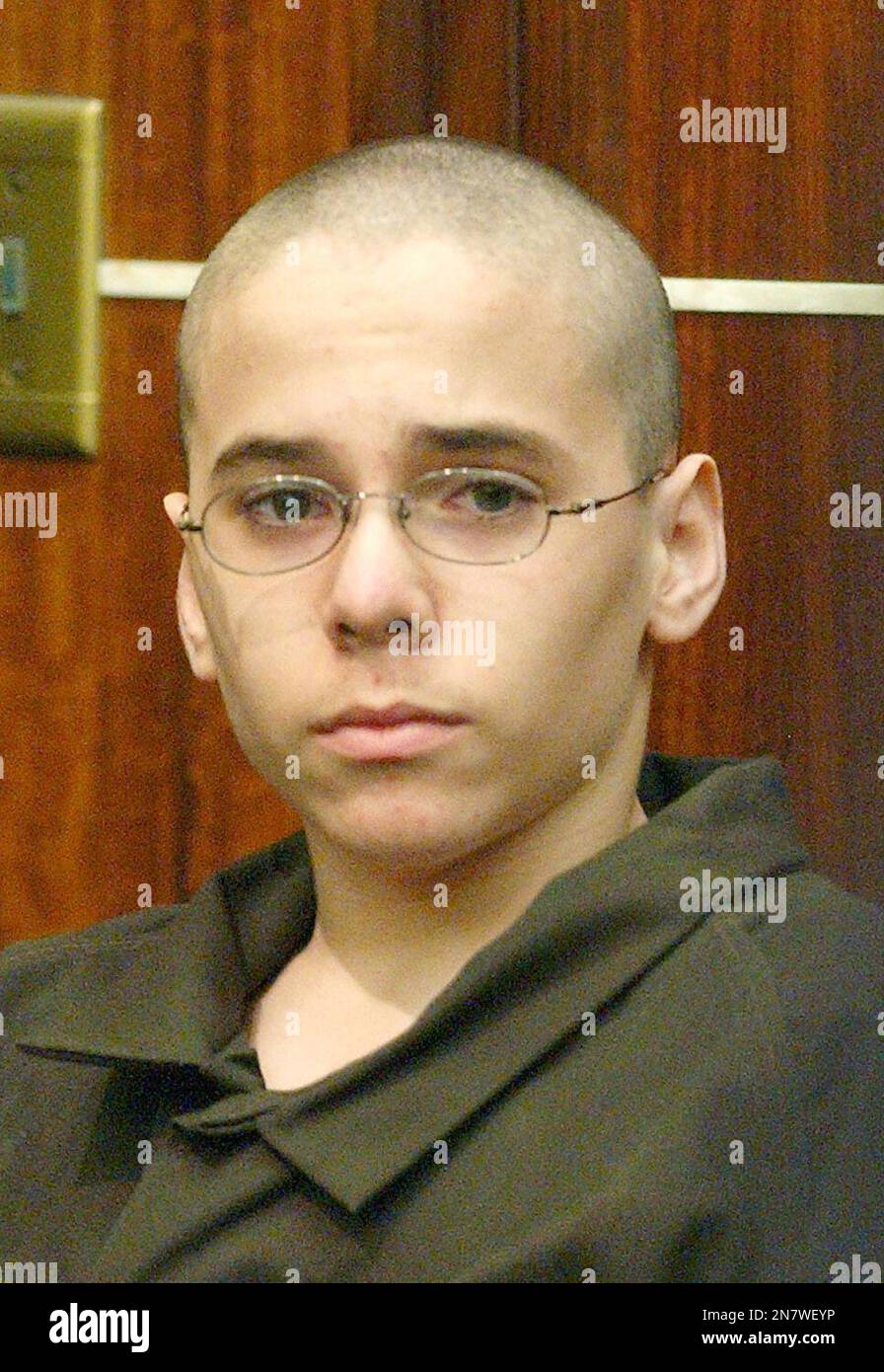 FILE - In this March 22, 2004 file photo, Michael Hernandez listens to ...