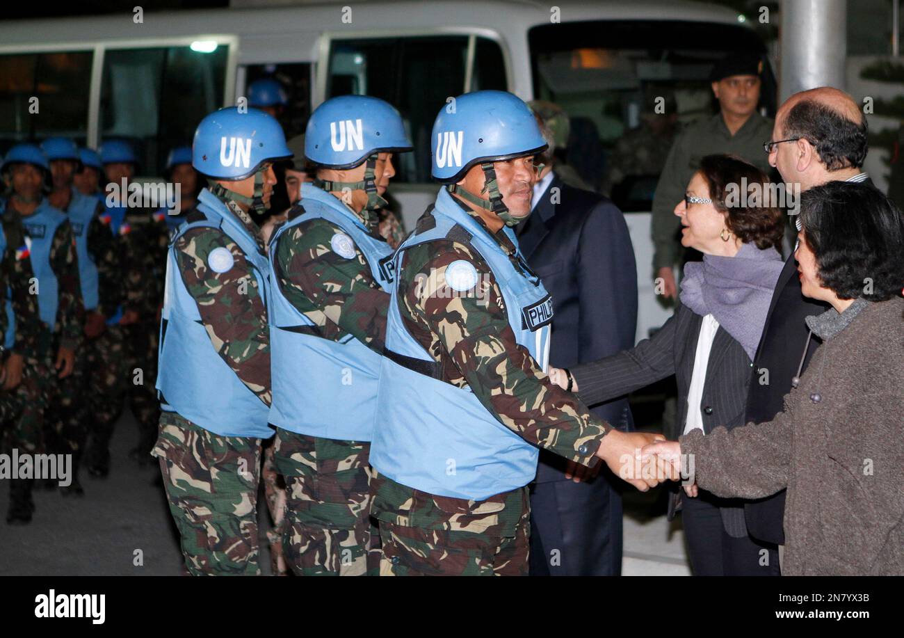 Jordanian officials and the Filipino Ambassador in Amman, Olivia V ...