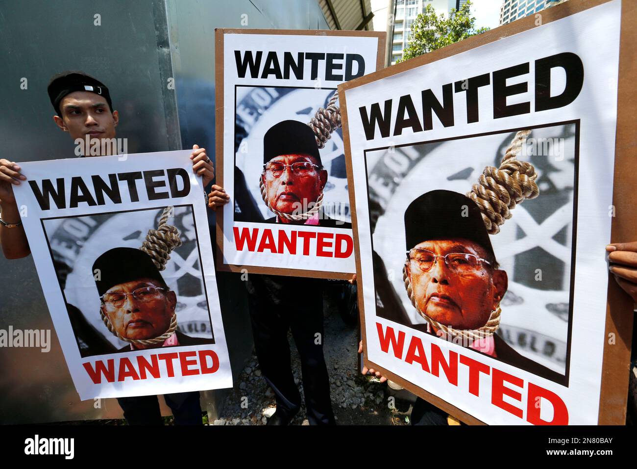 UMNO (United Malays National Organization) youth member shout slogans ...