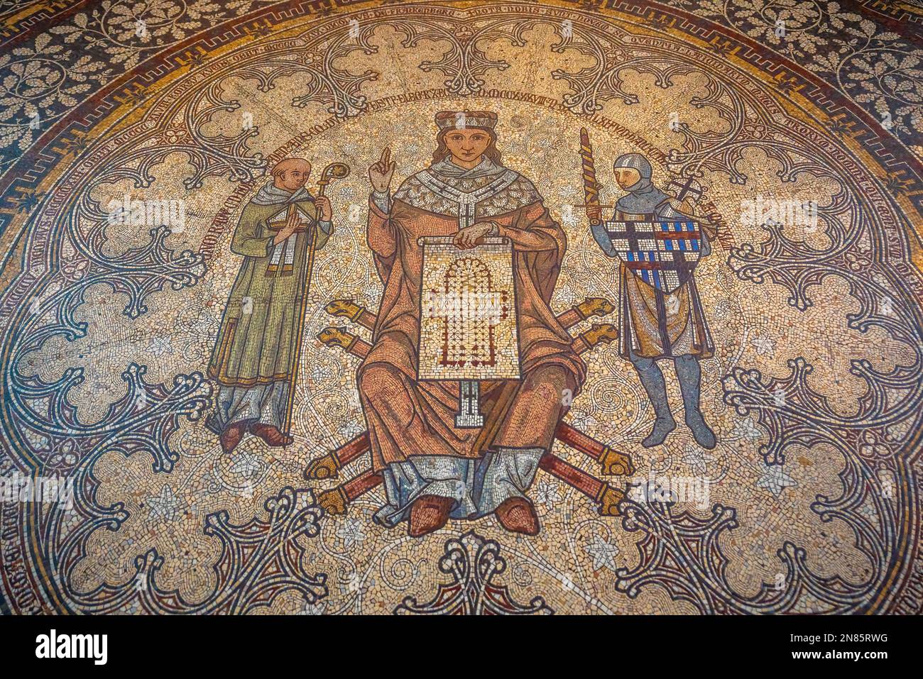 Erzbischof konrad von hochstaden -Fotos und -Bildmaterial in hoher Auflösung – Alamy