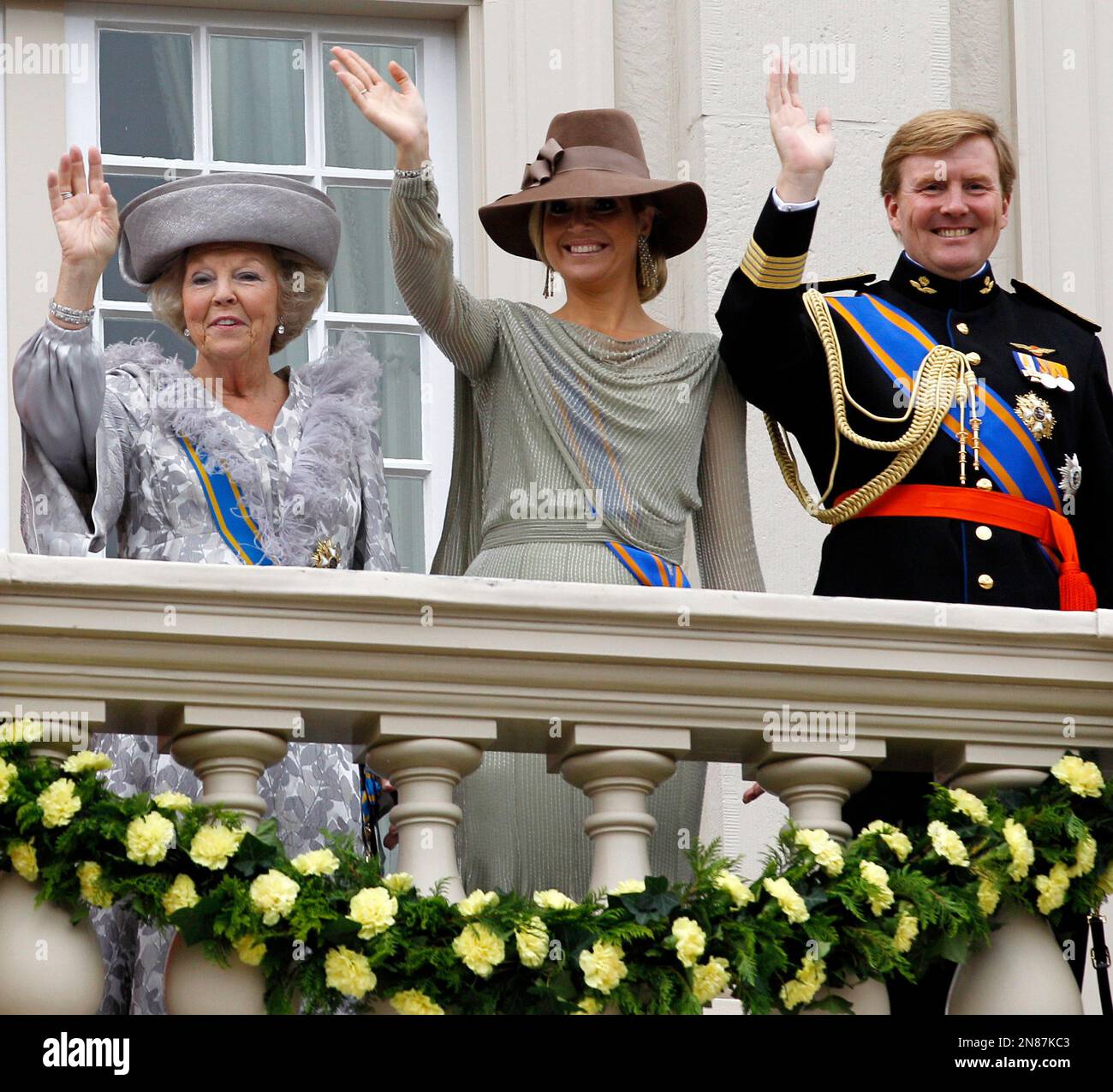 FILE - In this Sept. 20, 2011 file photo, Dutch Queen Beatrix, left ...