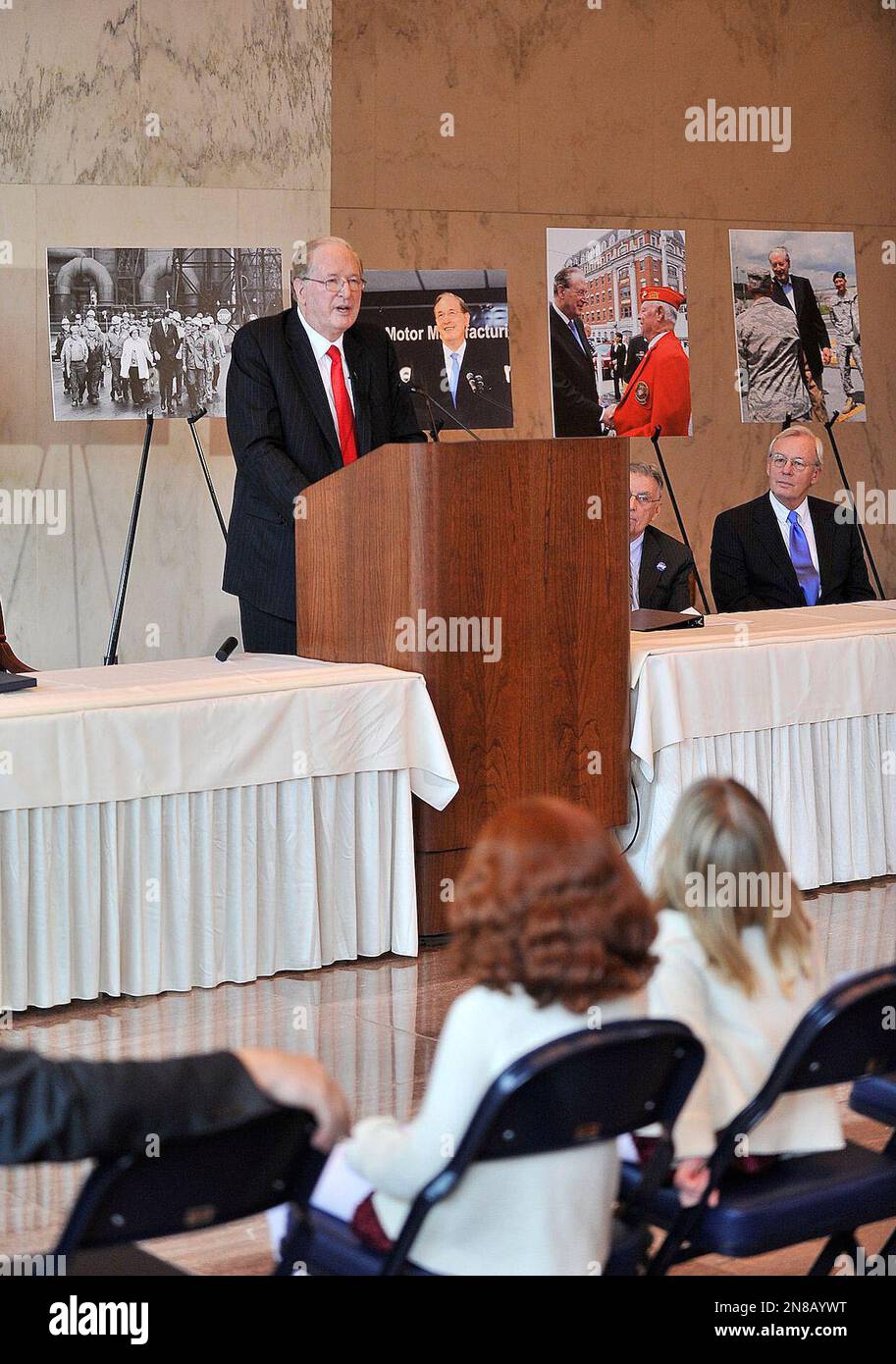 Sen. Jay Rockefeller, D-WV., announces his plans to not seek reelection ...