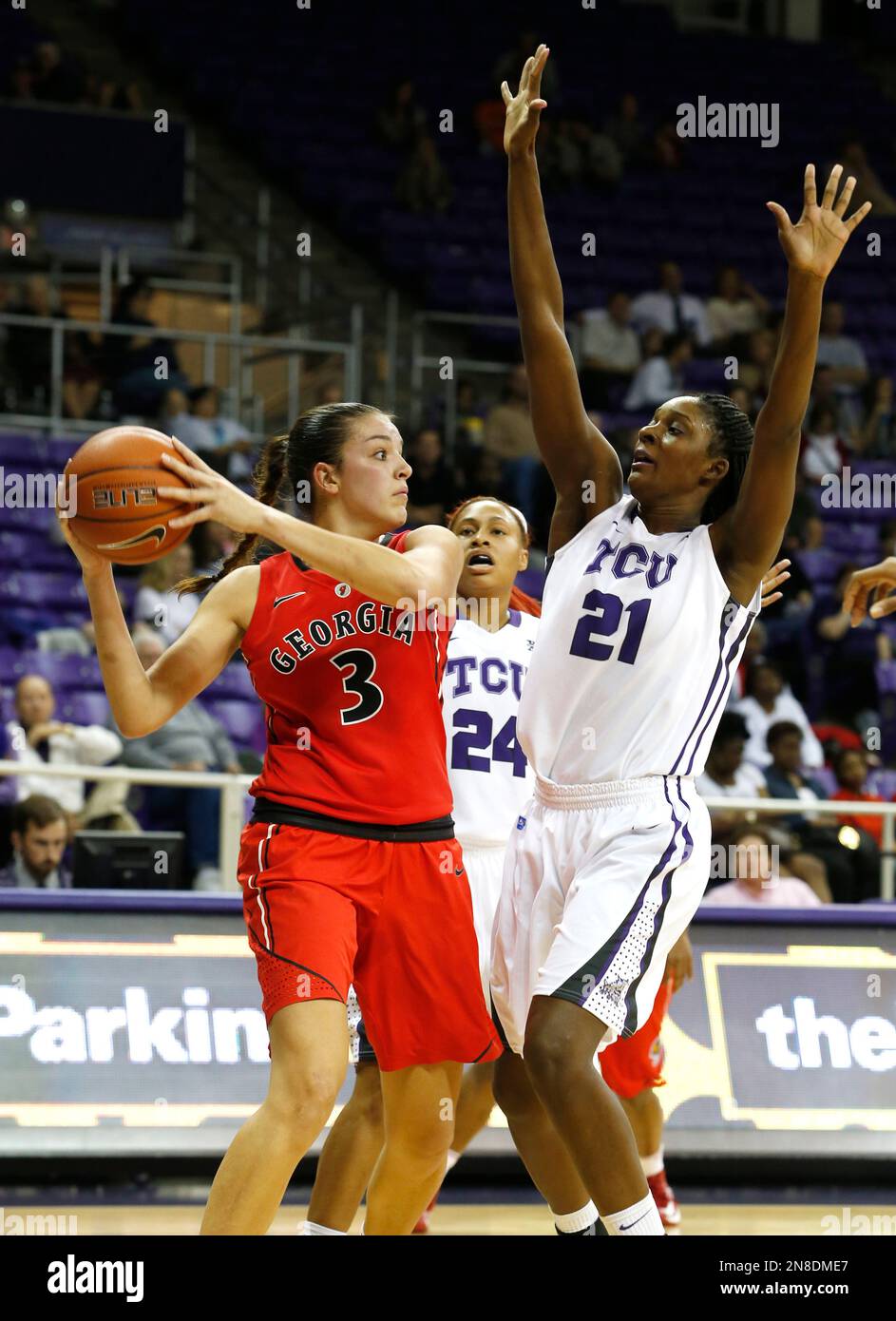 Georgia forward Anne Marie Armstrong (3) looks to get around the ...