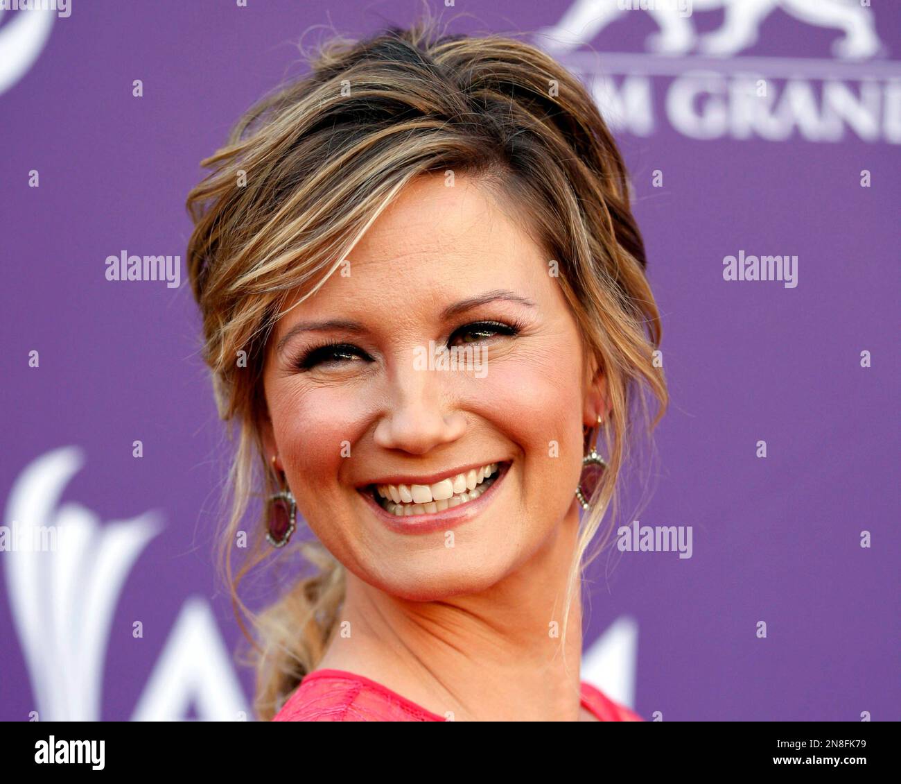 FILE - This April 1, 2012 file photo shows country singer Jennifer ...