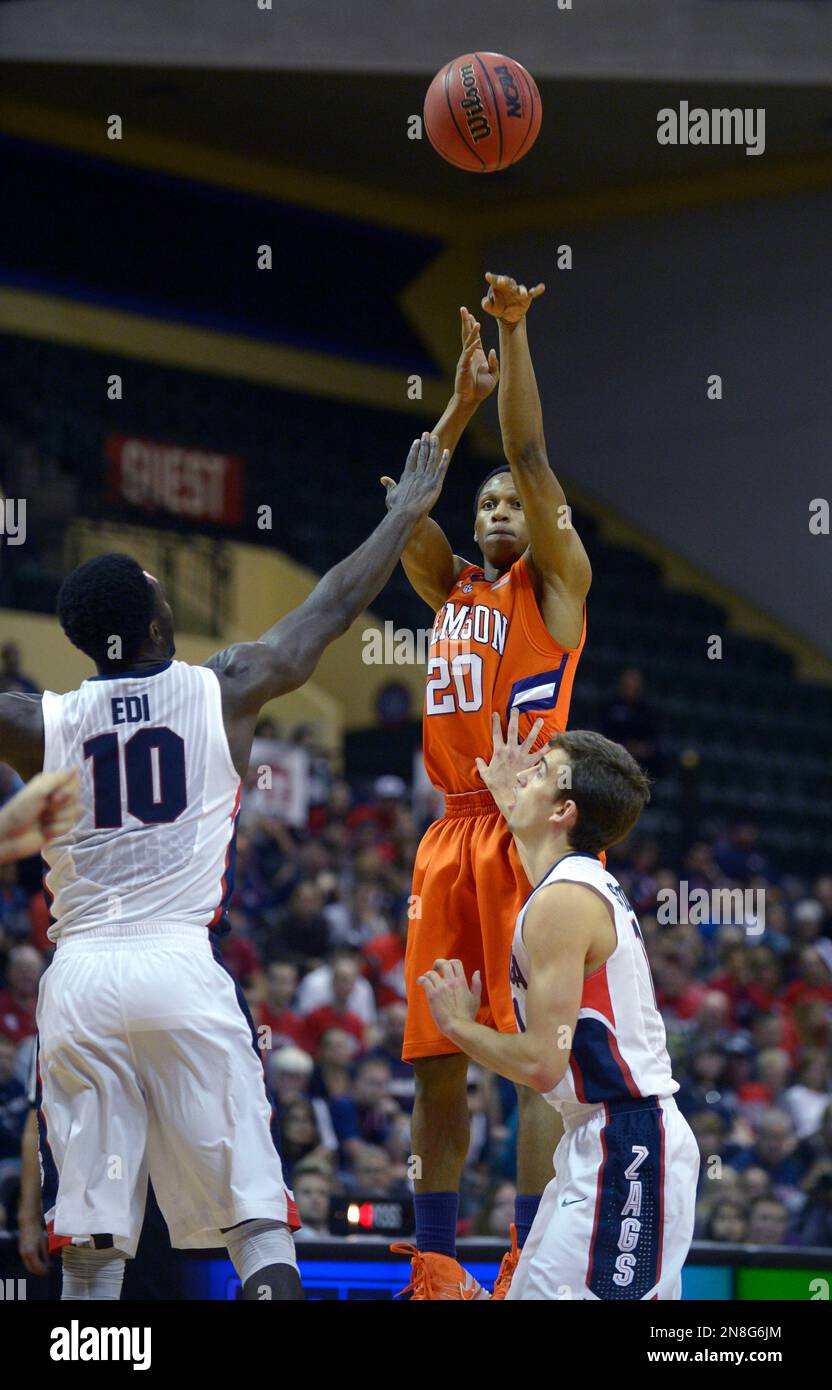 Clemson guard Jordan Roper (20) puts up a shot in front of Gonzaga ...