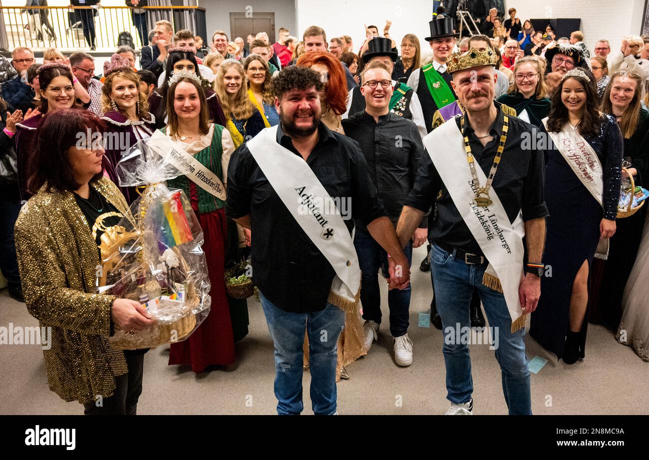 11. Februar 2023, Niedersachsen, Lüneburg: Alexander Tesmer (r), neuer ...