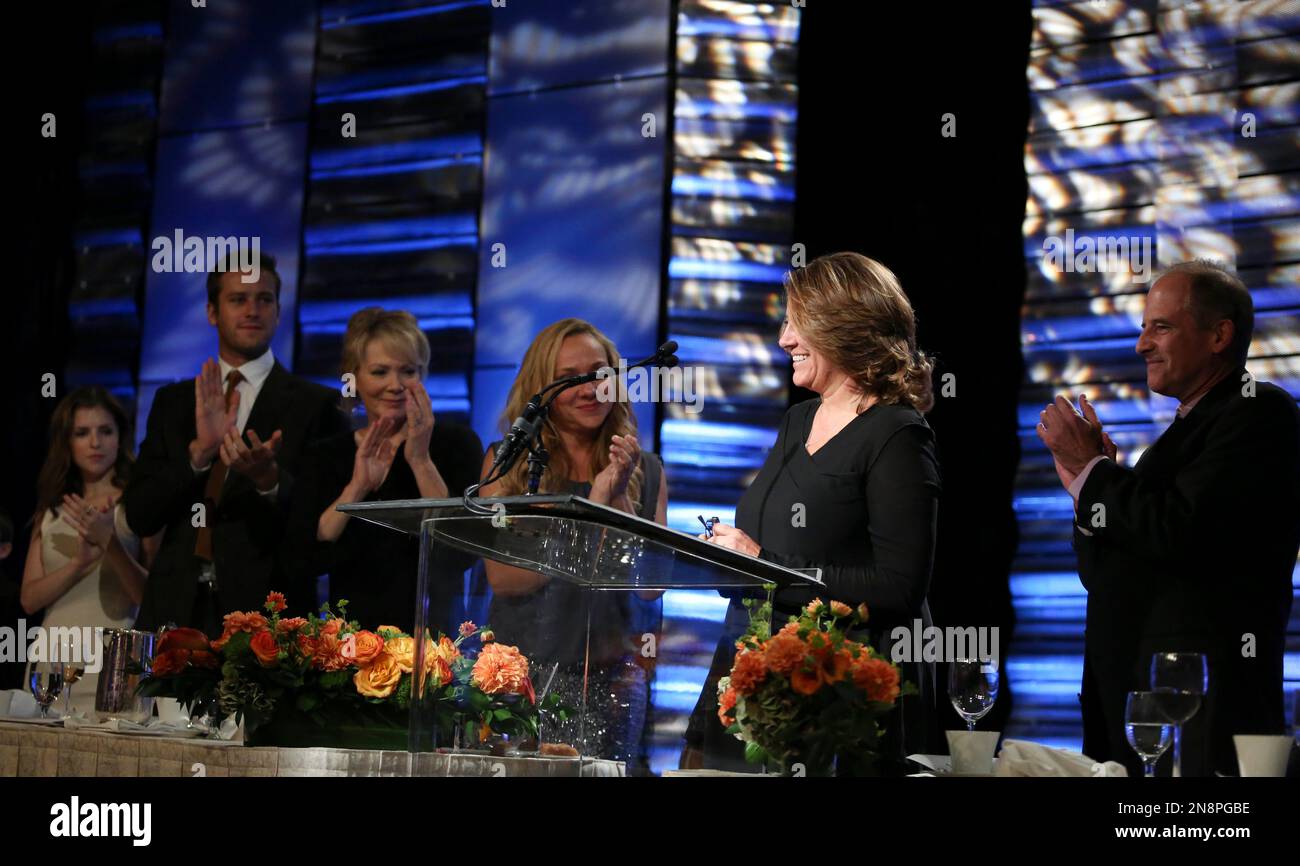 From left, Anna Kendrick, Armie Hammer, Jean Smart, host Nicole ...