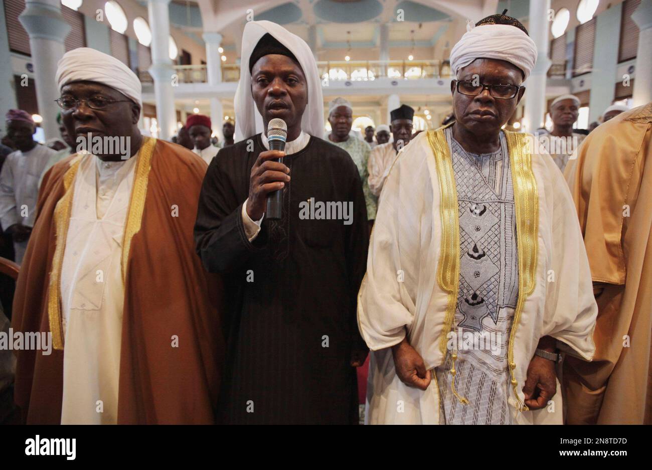 Nigeria Muslims offer their jummat prayers at the central Mosque in ...