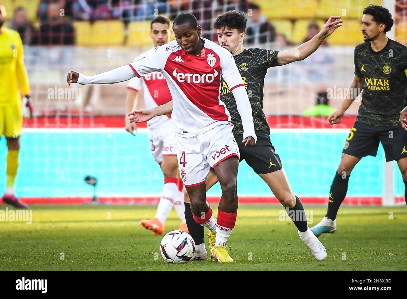 Mohamed CAMARA aus Monaco und Vitor MACHADO FERREIRA (Vitinha) von PSG ...