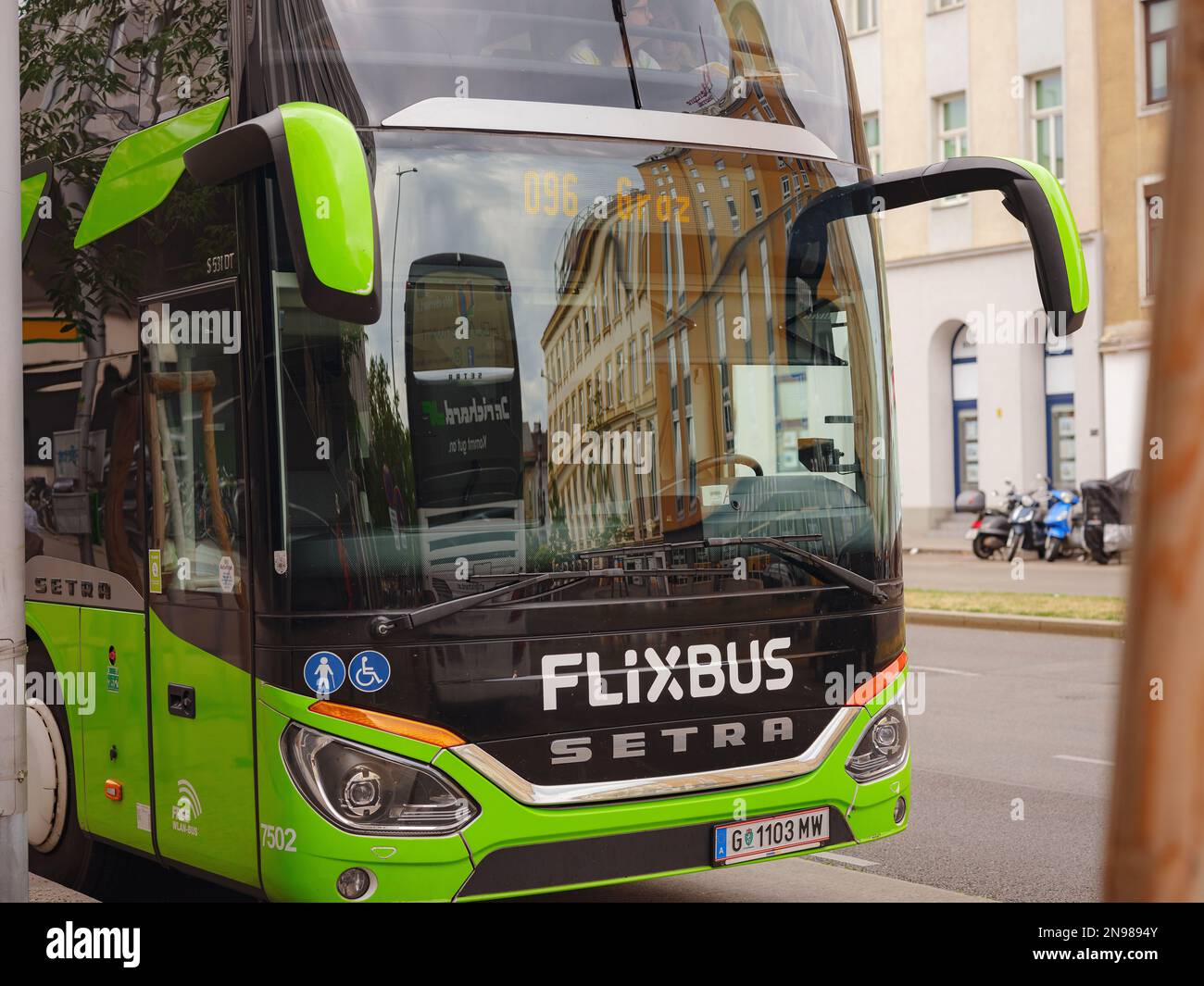 Wien, Österreich - 7. August 2022 : Front of Setra Bus mit Logo der ...