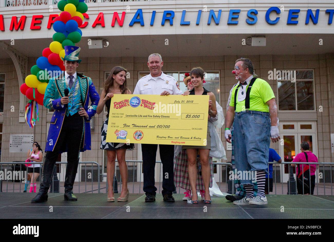 COMMERCIAL IMAGE - Ringling Bros. and Barnum & Bailey Ringmaster Brian ...