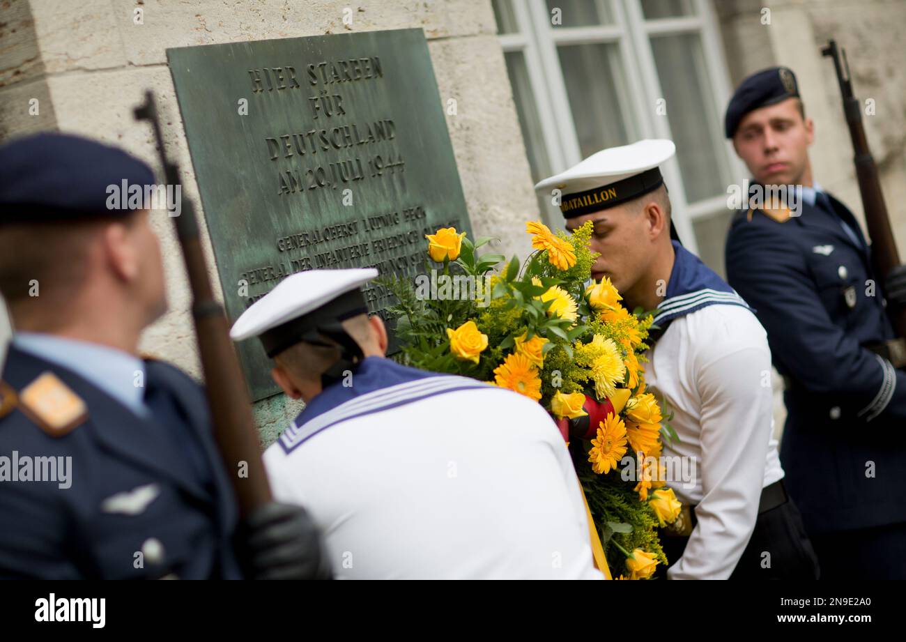 German soldiers lay down a wreath at the courtyard of the Bendler Block ...