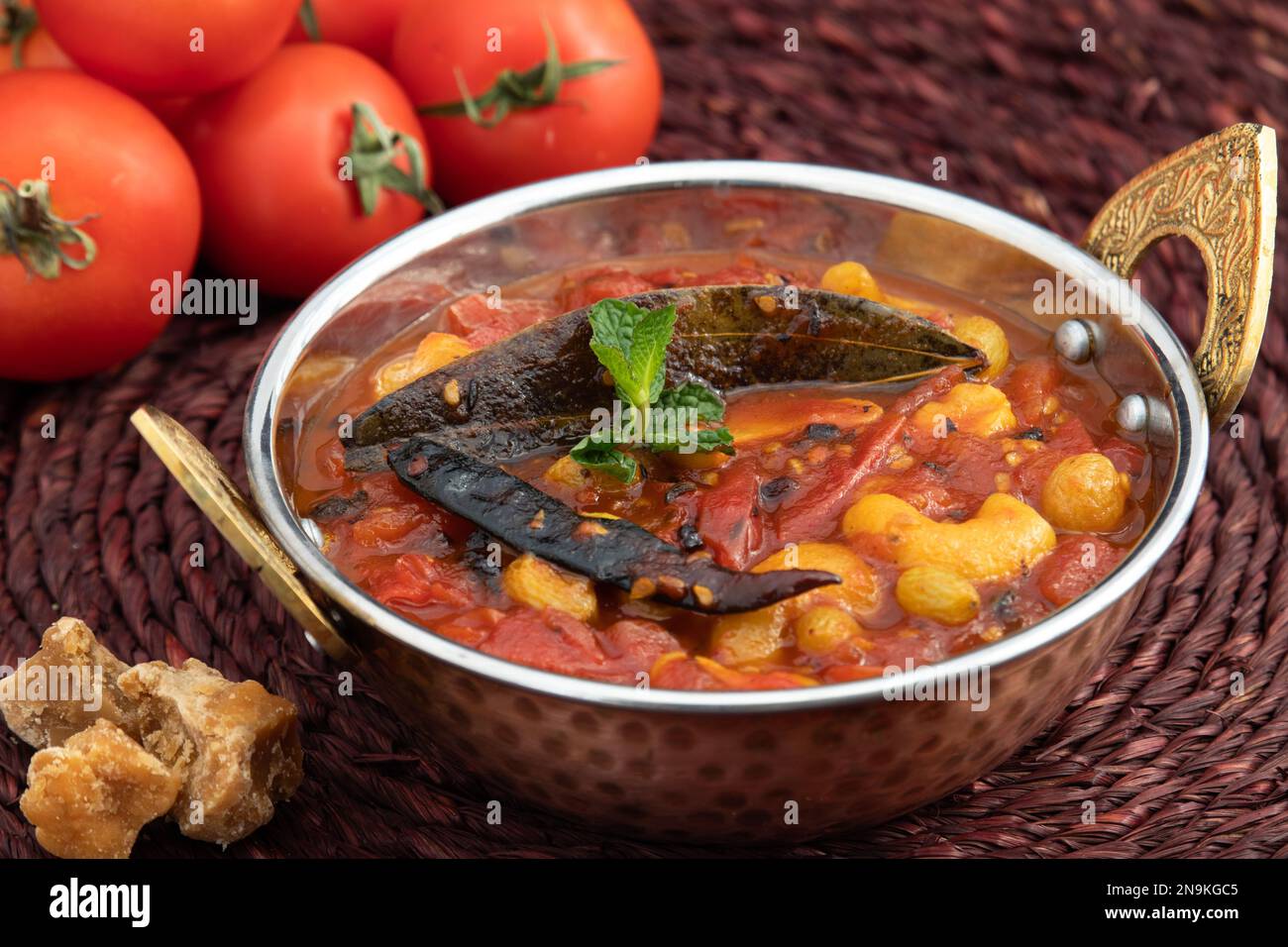 Bengali Sweet Sour and Spicy Tomato Chutney auch Tamatar Ki Khatti ...