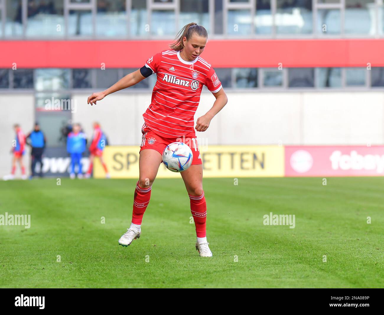 11. Februar 2023, München, Deutschland: Klara Buhl (17 FC Bayern ...