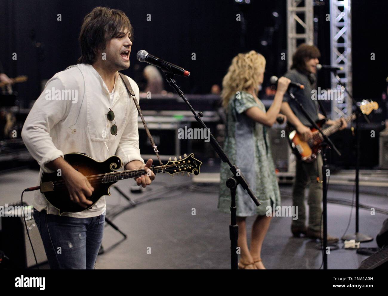 The Band Perry's Neil Perry, left, Kimberly Perry, center, and Reid ...