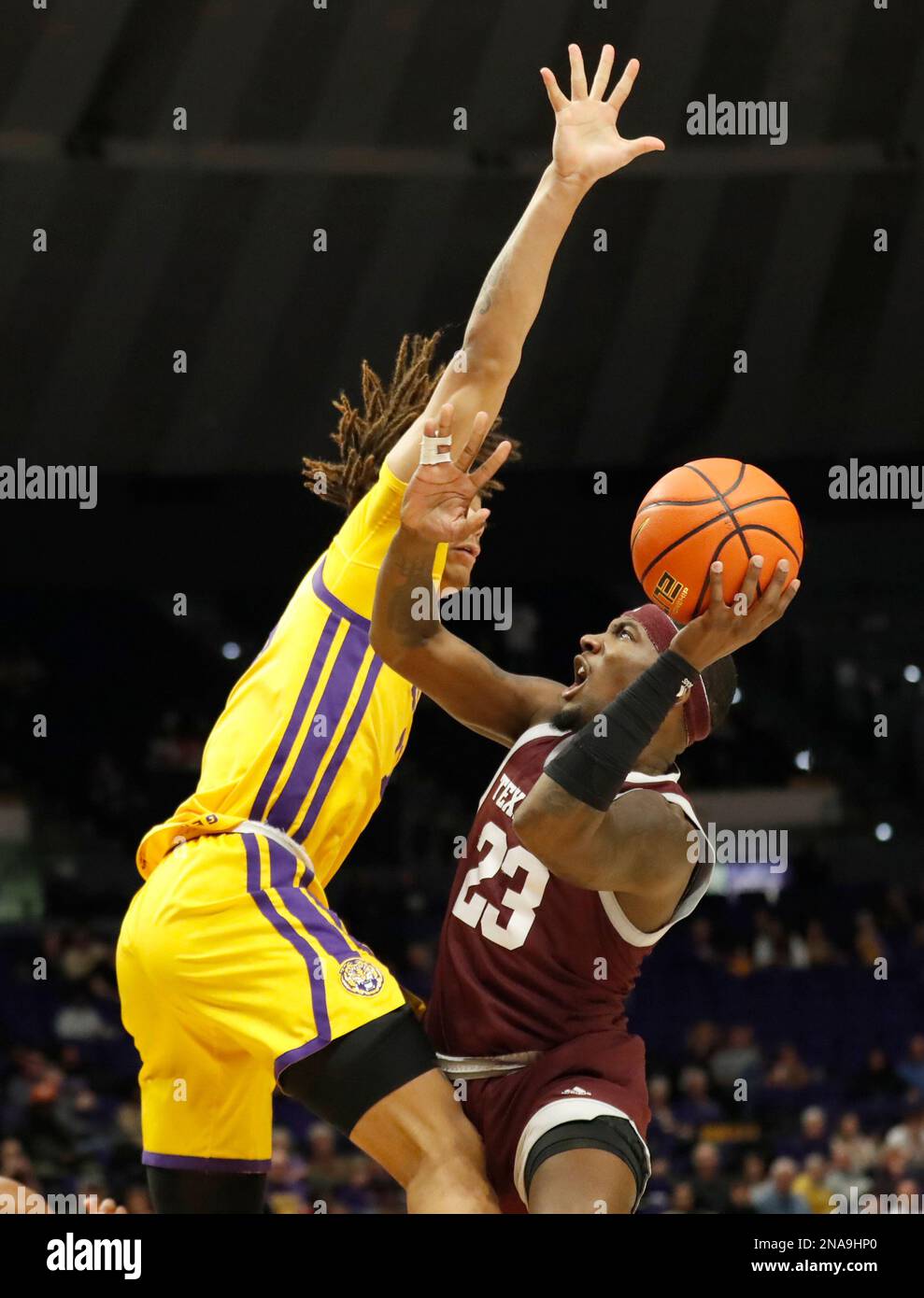 LSU Tigers Forward Jalen Reed (13) versucht, Texas A&M Aggies Guard ...