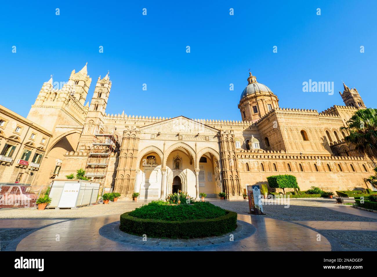 Cattedrale di santa vergine maria romana cattolica -Fotos und -Bildmaterial in hoher Auflösung ...