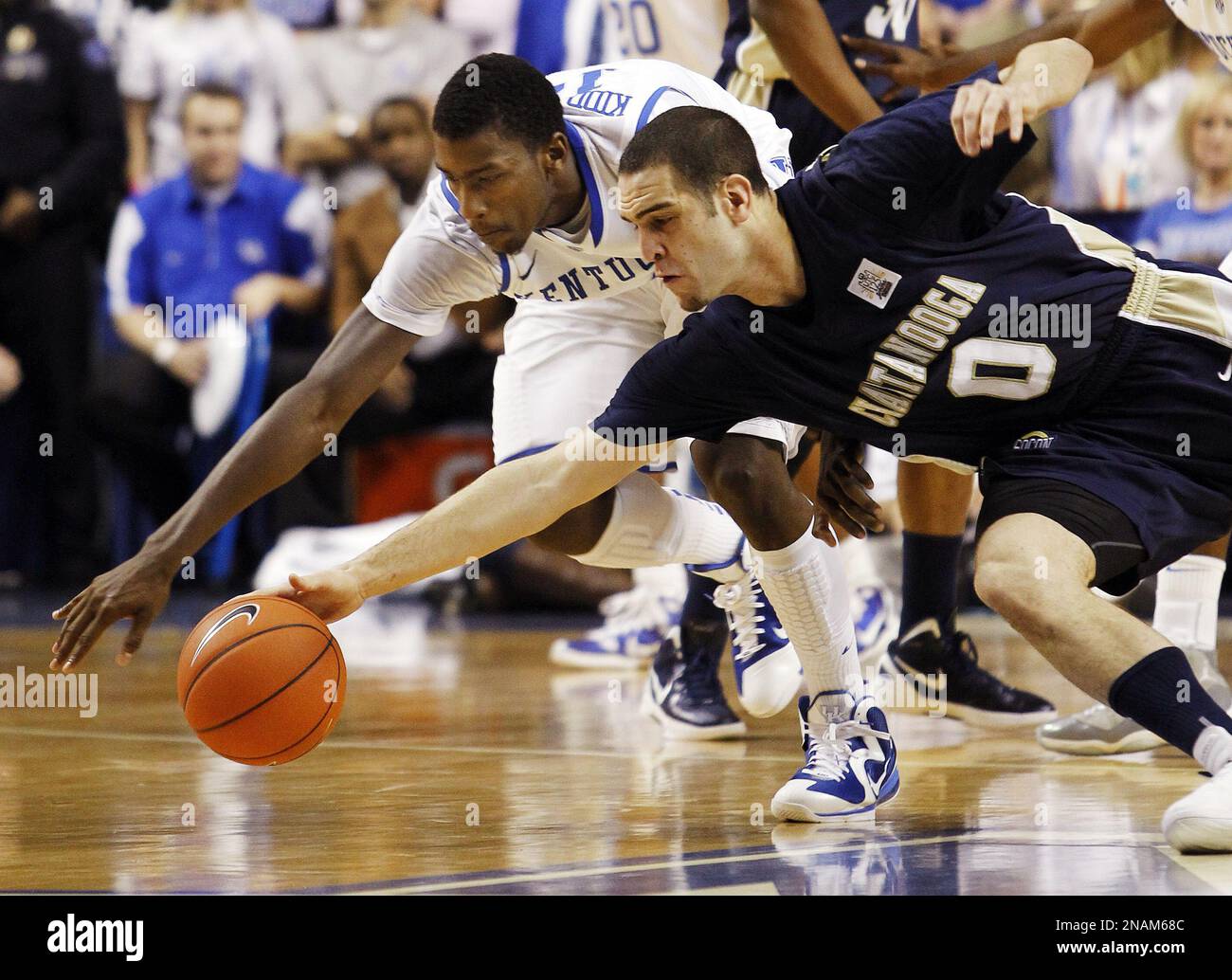 Kentucky's Michael Kidd-Gilchrist, left, and Chattanooga's Omar Wattad ...