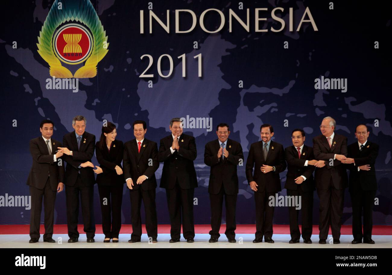 Leaders of Southeast Asian countries, from left to right, Philippine's ...