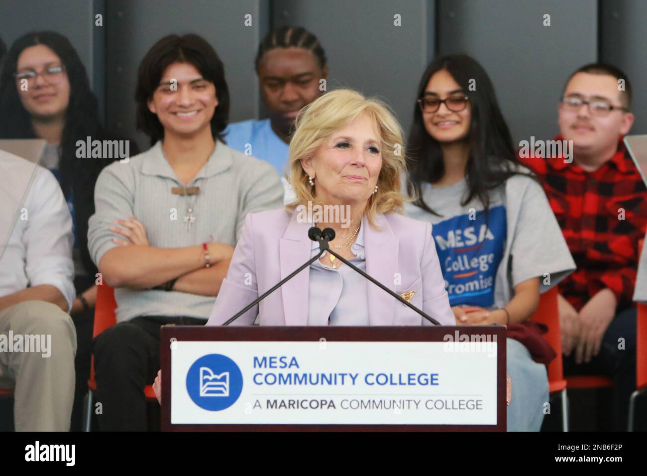 Mesa, Arizona, 13. Februar 2023. First Lady Dr. Jill Biden spricht am ...