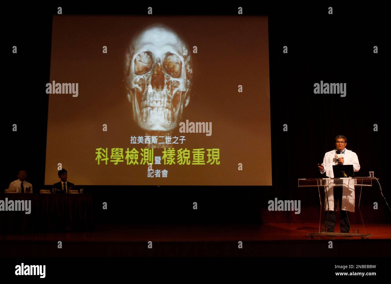 A specialist doctor from Taipei's Tri-Service General Hospital describe ...