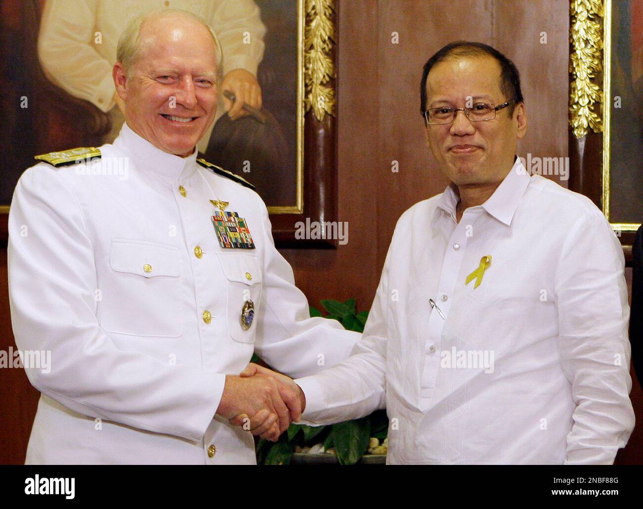 Philippine President Benigno Aquino III, right, and U.S. Pacific ...