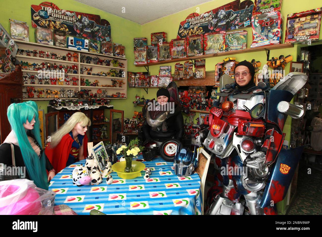 Jose Luis Mendez Luna, 38, and his wife Jessica Legorreta, 29, pose ...